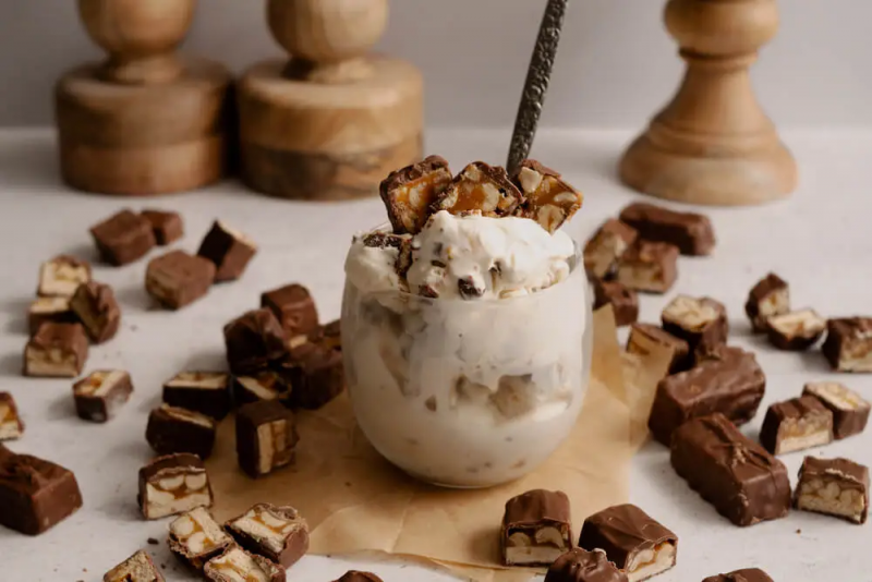 Snickers Ice Cream in a Jar by Julia - FoodSocial