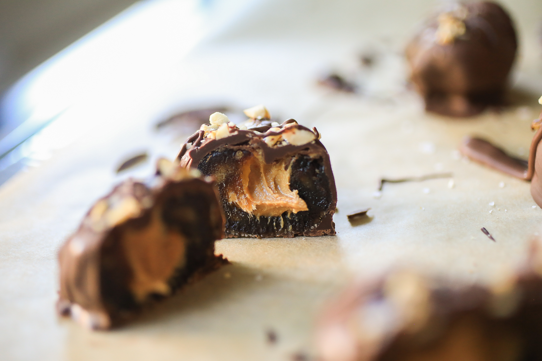 3-Ingredient Paleo Candy Bars - FoodSocial