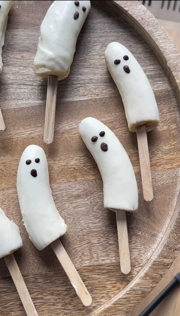 Halloween Ghost Pops by Simplyhealthymama - FoodSocial
