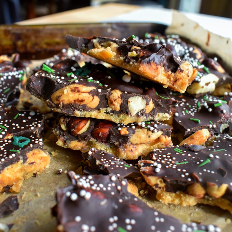 No Bake Christmas Crack (with mixed nuts) by joyfuleatsnbeats - FoodSocial