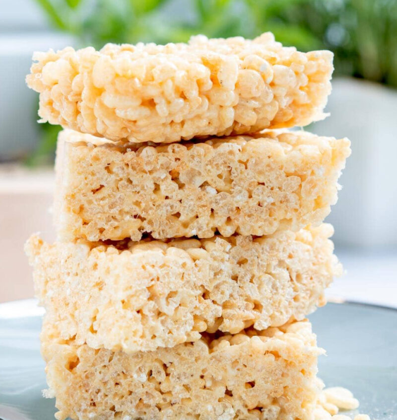 Toasted Marshmallow Rice Krispies by Mya Van Beek - FoodSocial