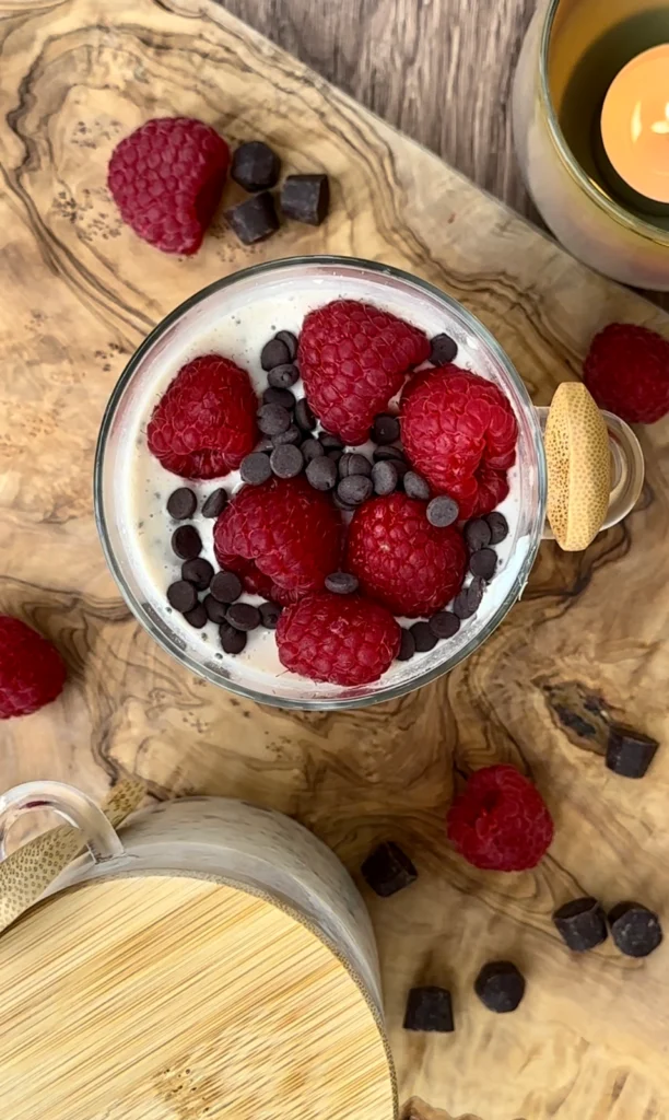 Raspberry Chocolate Overnight Oats by Bridgette.eats.plants - FoodSocial
